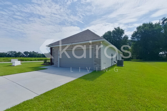Home for Rent in Carencro, Louisiana | 101 Acoustic Ln, Carencro, LA, 70520